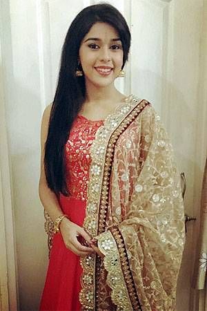 Eisha Singh Biodata, Movies, Net-worth, Age, New Movies, Affairs, New ...