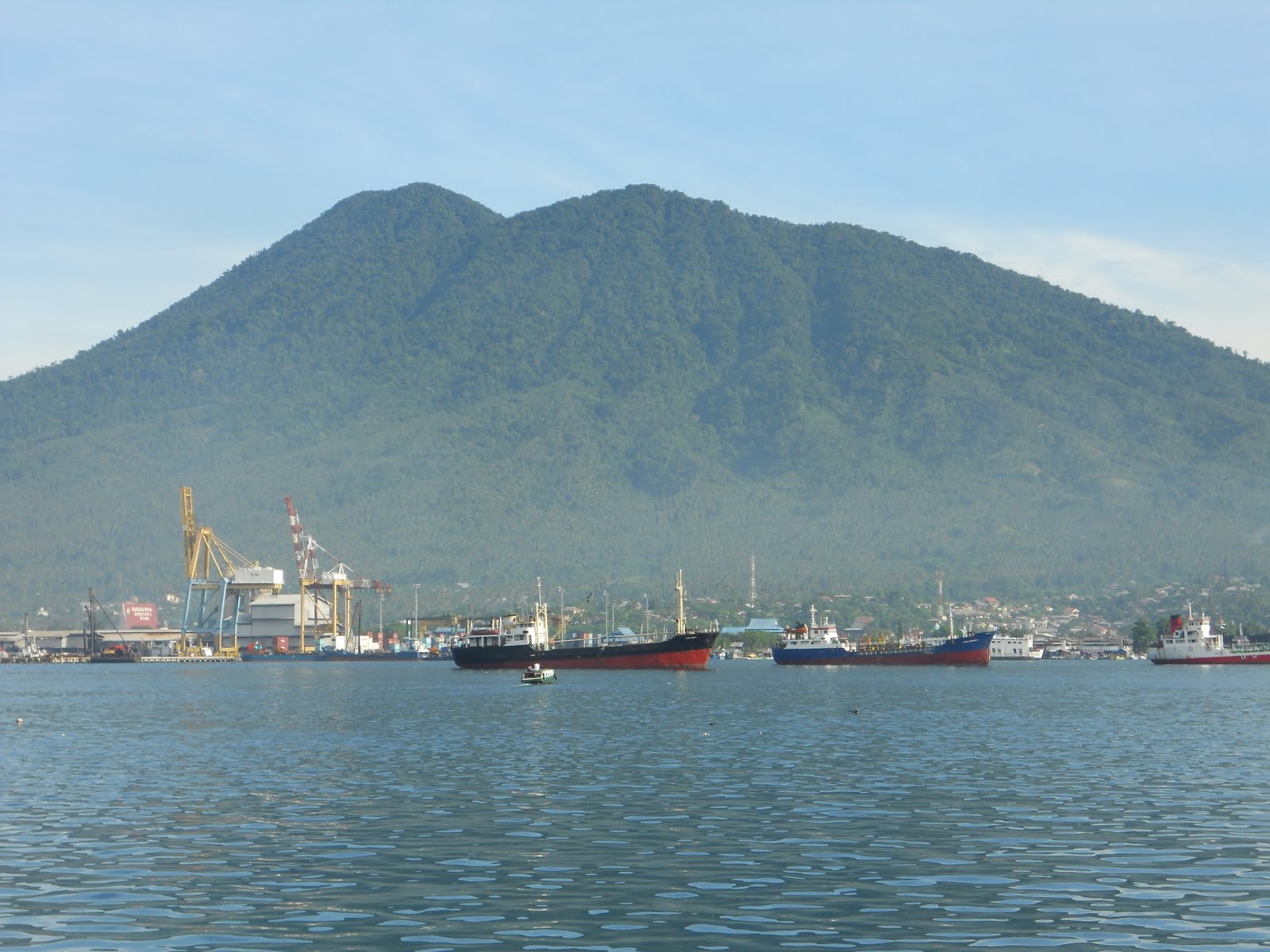 Kota Bitung ~ Bumi Nusantara