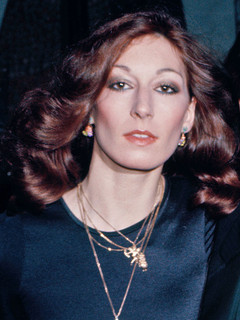 Dazzling Divas: Anjelica Houston