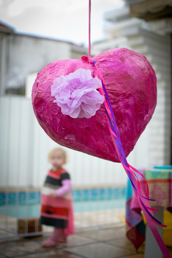 cherrypie days: how to make a piñata