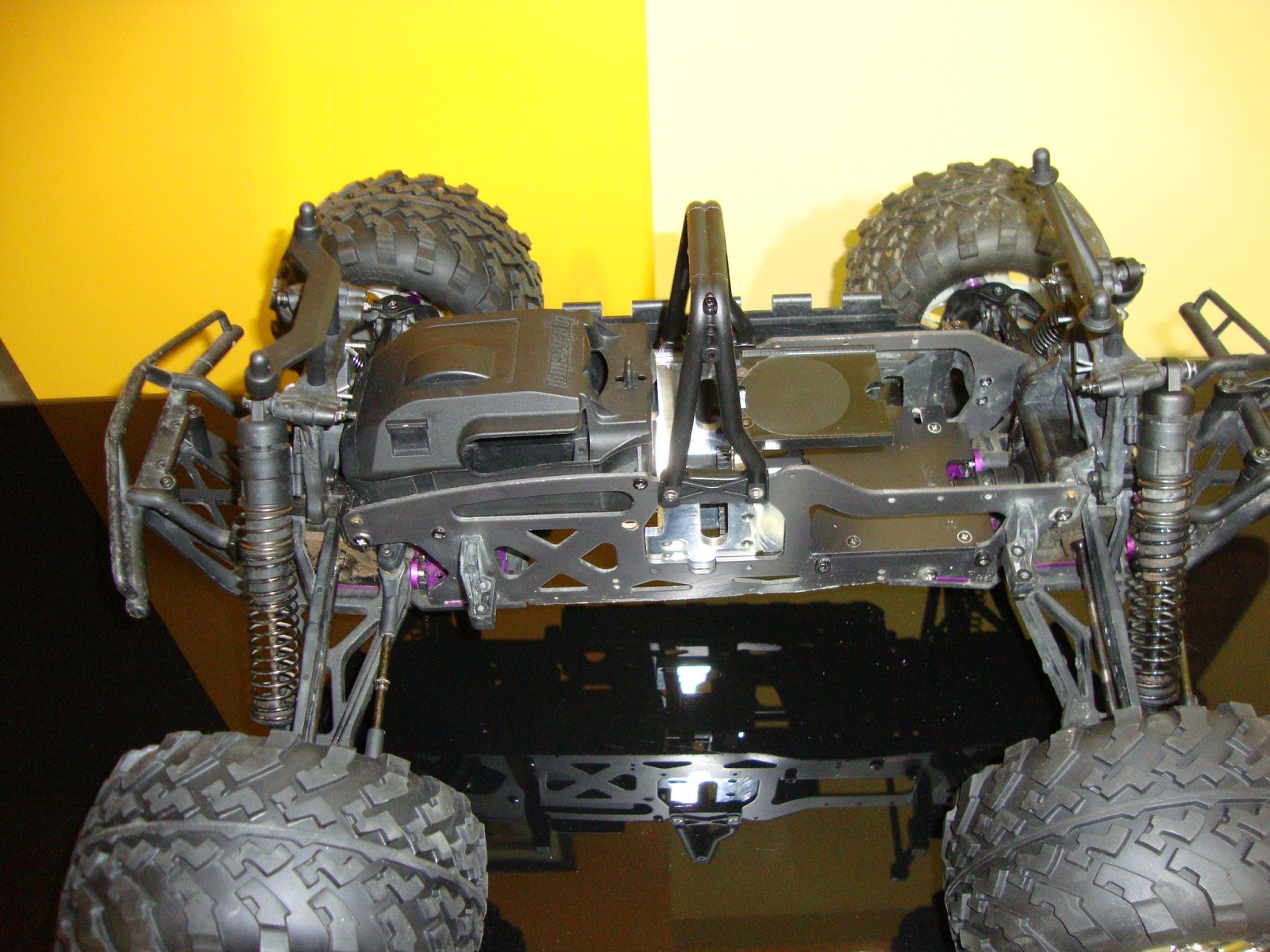 RC BRUSHLESS BLOG---: Hpi savage all in the center brushless conversion