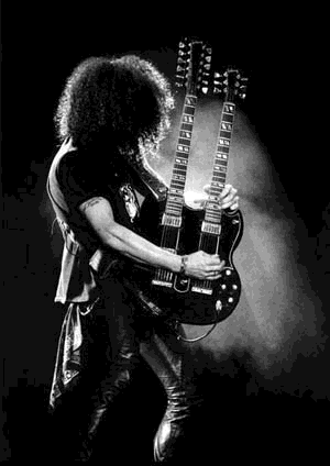 AKI GIFS: Gifs animados Slash (Guns N' Roses)
