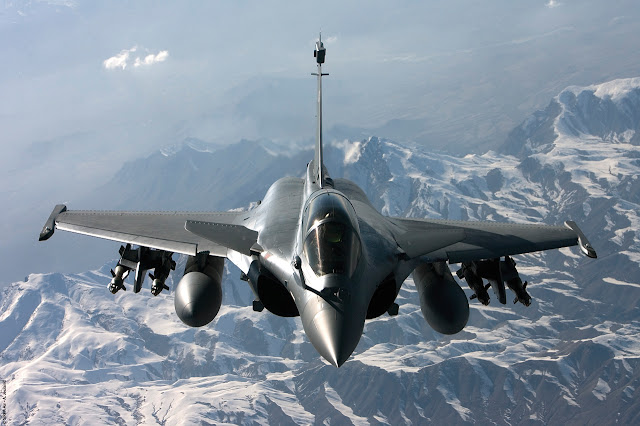 WORLD DEFENSE REVIEW: Eurofighter Typhoon vs Dassault Rafale
