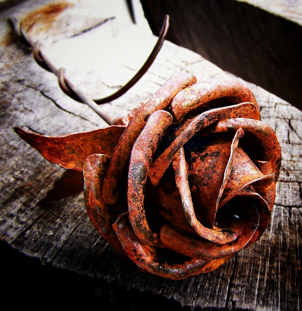Moody's Garage: Here are a few of my latest hand forged metal roses...