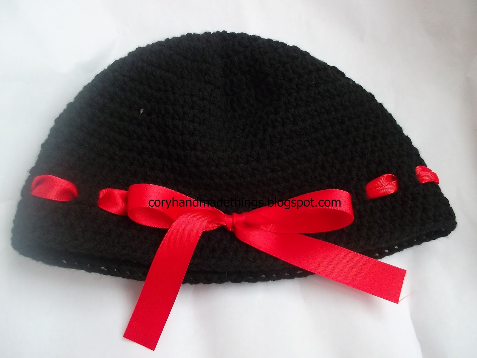 Cory handmade things: Caciuli crosetate-personalizate