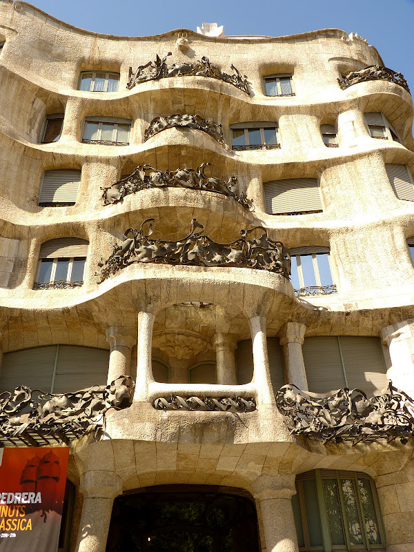 Jewel yet to find: Casa Mila - La Pedrera. Antoni Gaudi. Barcelona. Part 5.