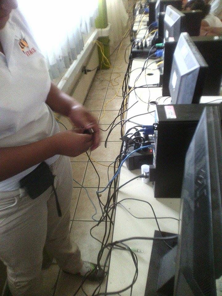 portafolio de evidencias: practica 1: desconectar los cables del CPU