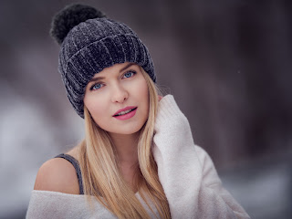 MUJERES: Marketa Belonoha 3