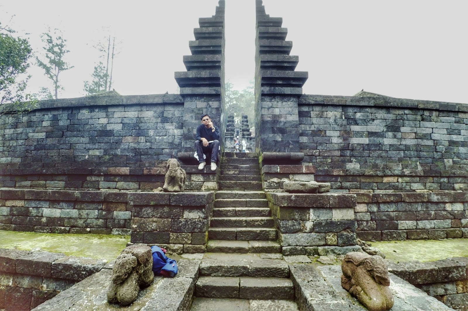 Candi Cetho Lereng Gunung Lawu, Perpaduan Apik Wisata Alam dan Sejarah ...