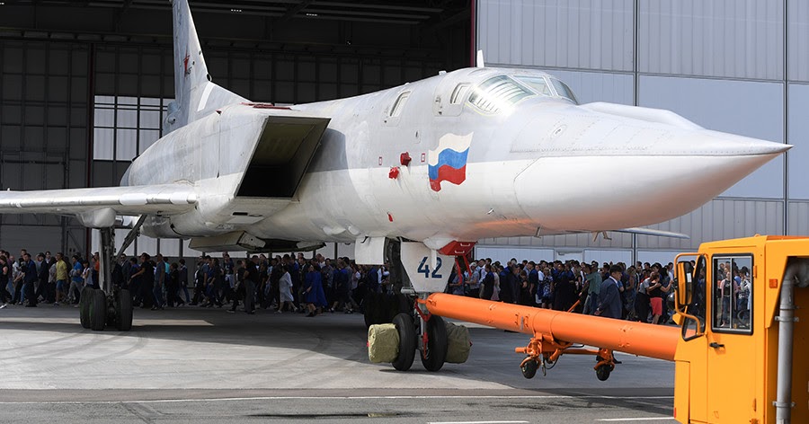 Russia "rolls out" seu novo Tu-22M3M
