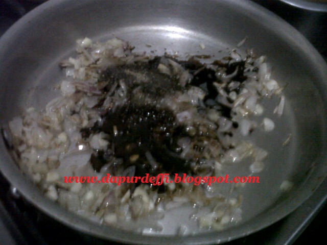 Deffi's Kitchen: Bacang Beras Isi Ayam