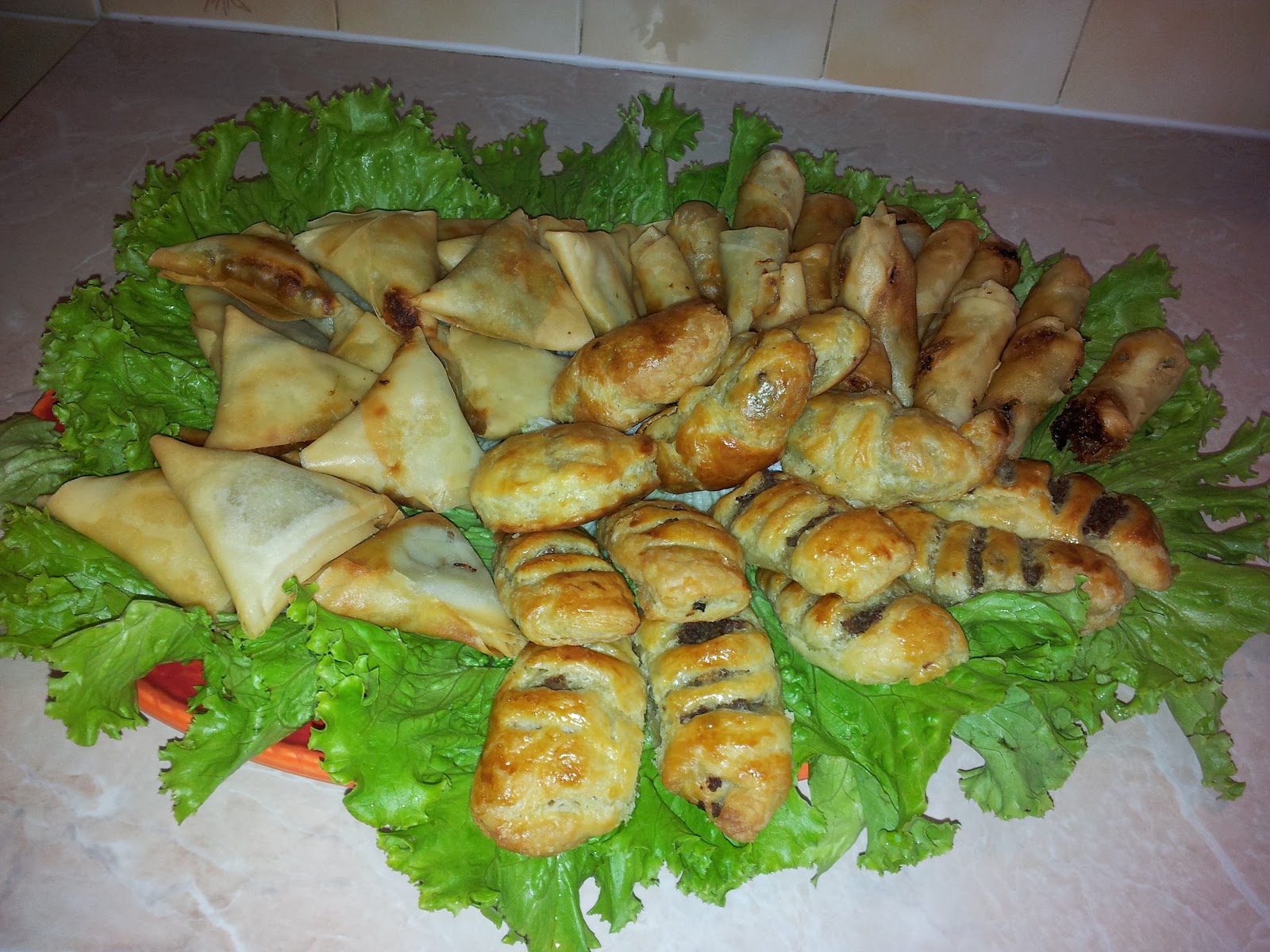 La Pâtisserie de Brunette: Plateau nems / samoussas/ friands