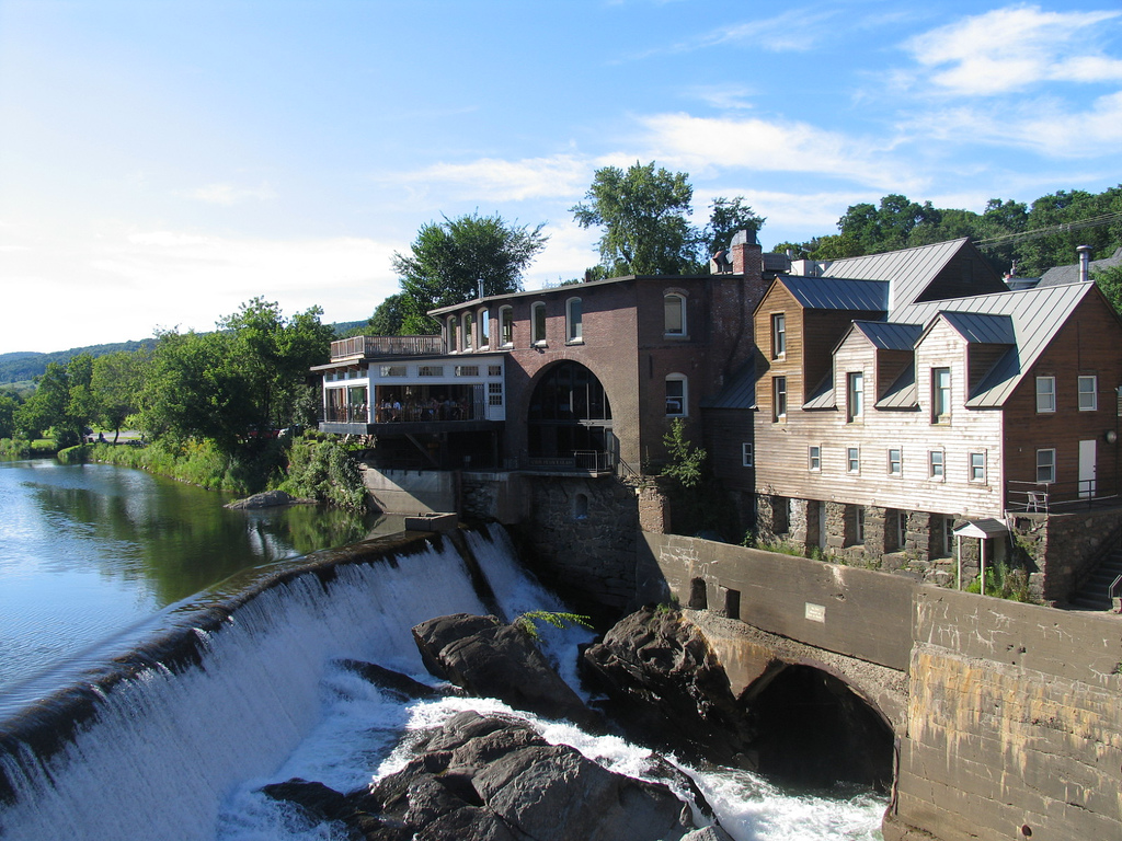 Travel New England - Village of Quechee