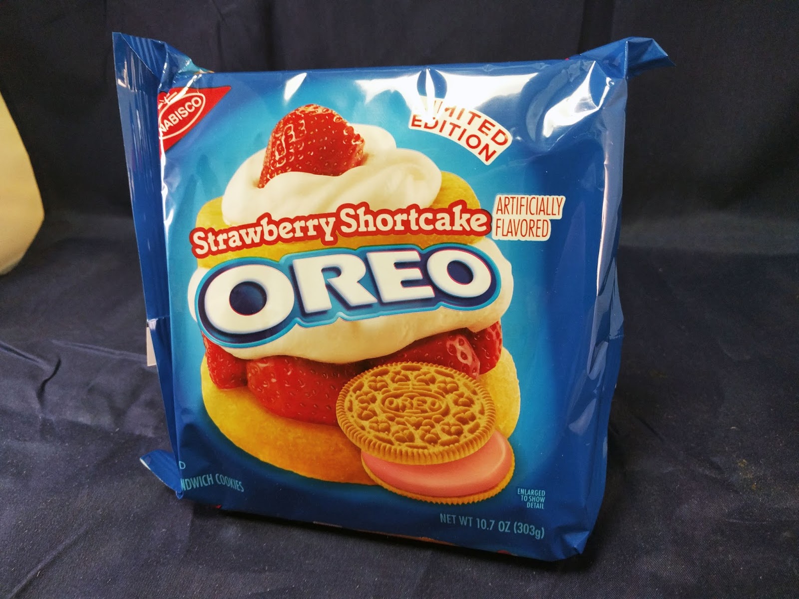 The Food Kingdom: Oreo Update: Strawberry Shortcake Oreos (and S'More!)