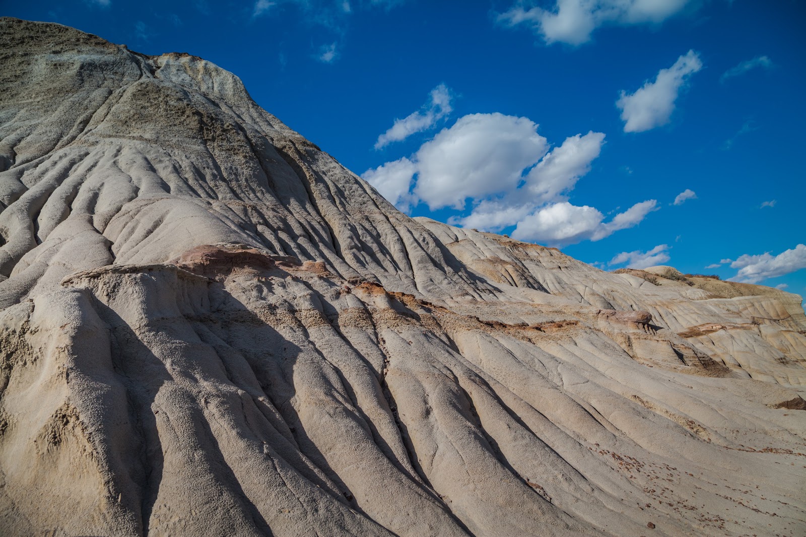 The Largest Badlands in Canada - Explore the World with Simon Sulyma