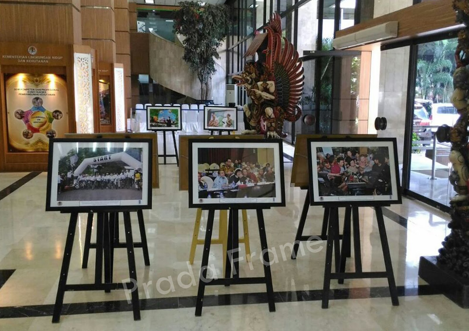 Prada Frame Shop: SEWA BINGKAI FOTO