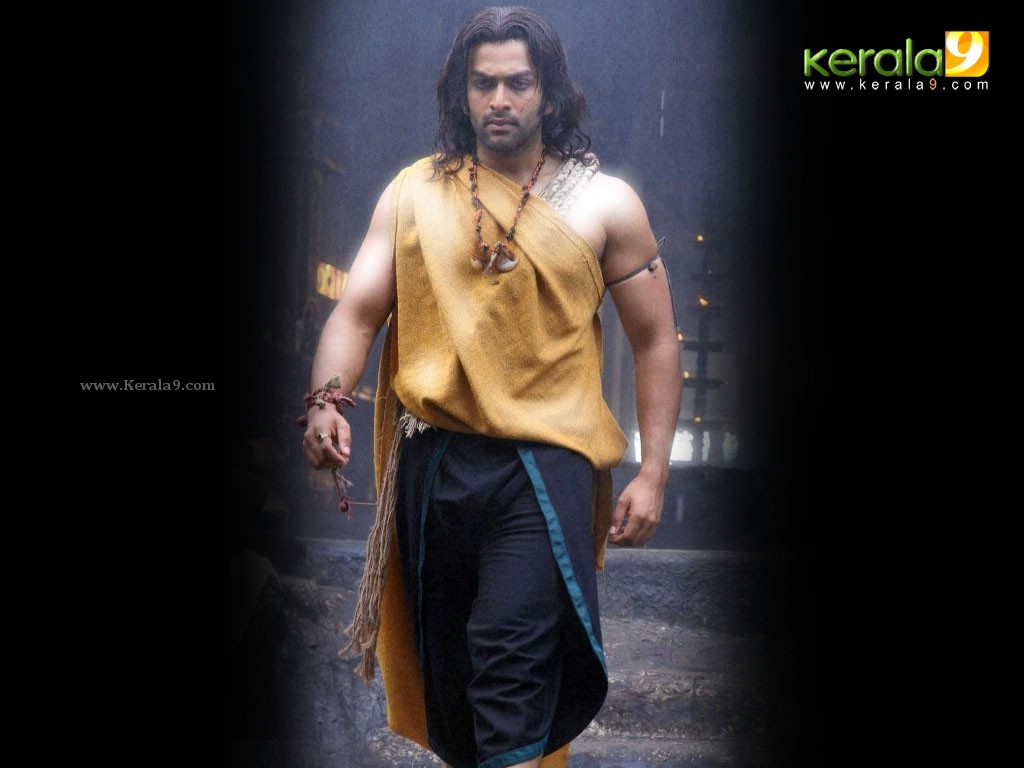 Urumi shines at international fest ~ World Cinema News