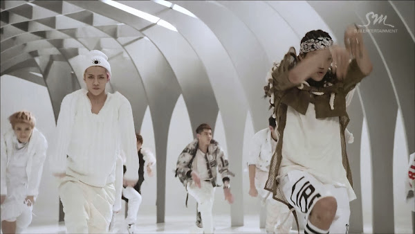 EXO: Wolf MV και who-is-who | I say myeolchi // k-pop in greek