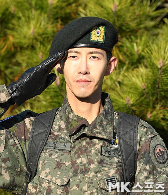 Kwanghee celebrites the end of his army service