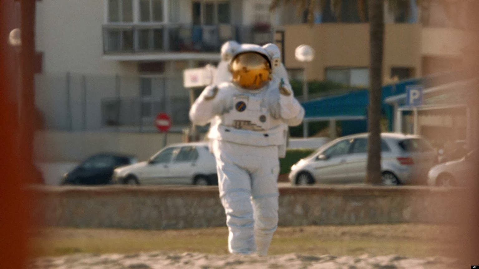 Say Hello Spaceman: Lifeguard Axe Apollo - advert (2013)