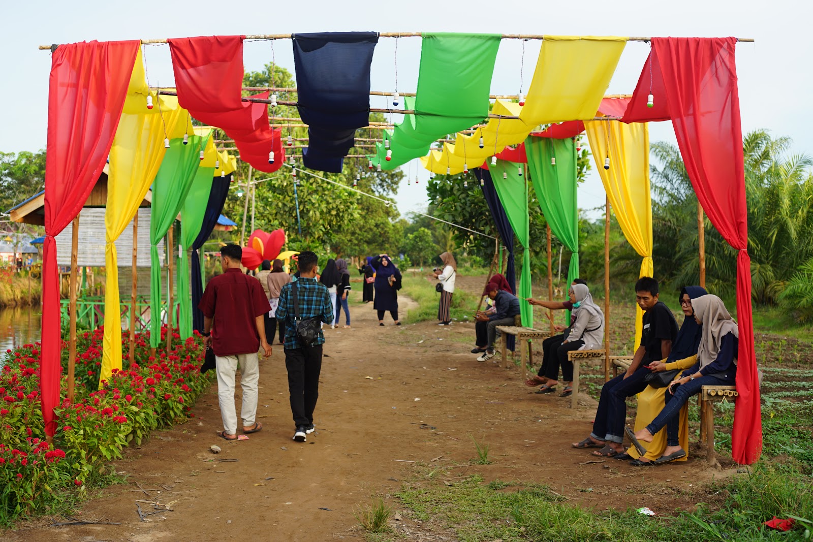 Rajati Flower Garden, Kebun Bunga Elok Ala Warga