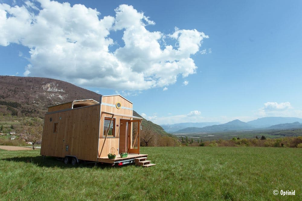 TINY HOUSE TOWN: French Tiny House With Retractable Roof