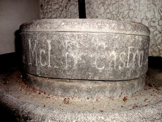 A FLY AND A FLEA: 331. Grind, Grind: HEIRLOOM STONE GILINGAN