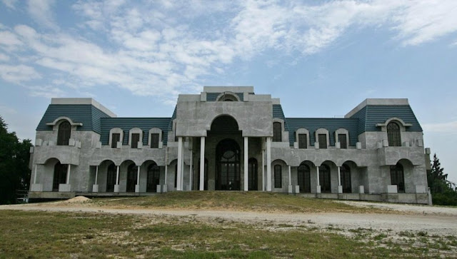 Versailles in Windermere, FLORIDA- The Opulent Lifestyle