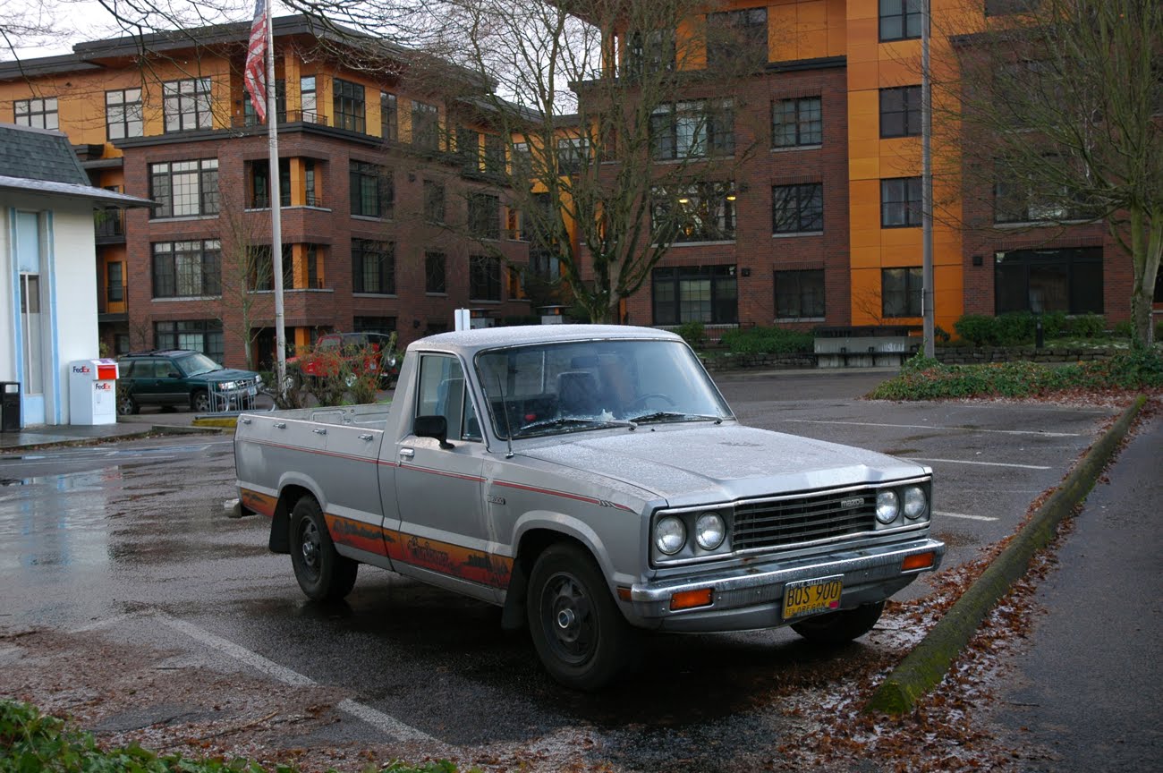 OLD PARKED CARS.: 1980 Mazda Sundowner Sport.