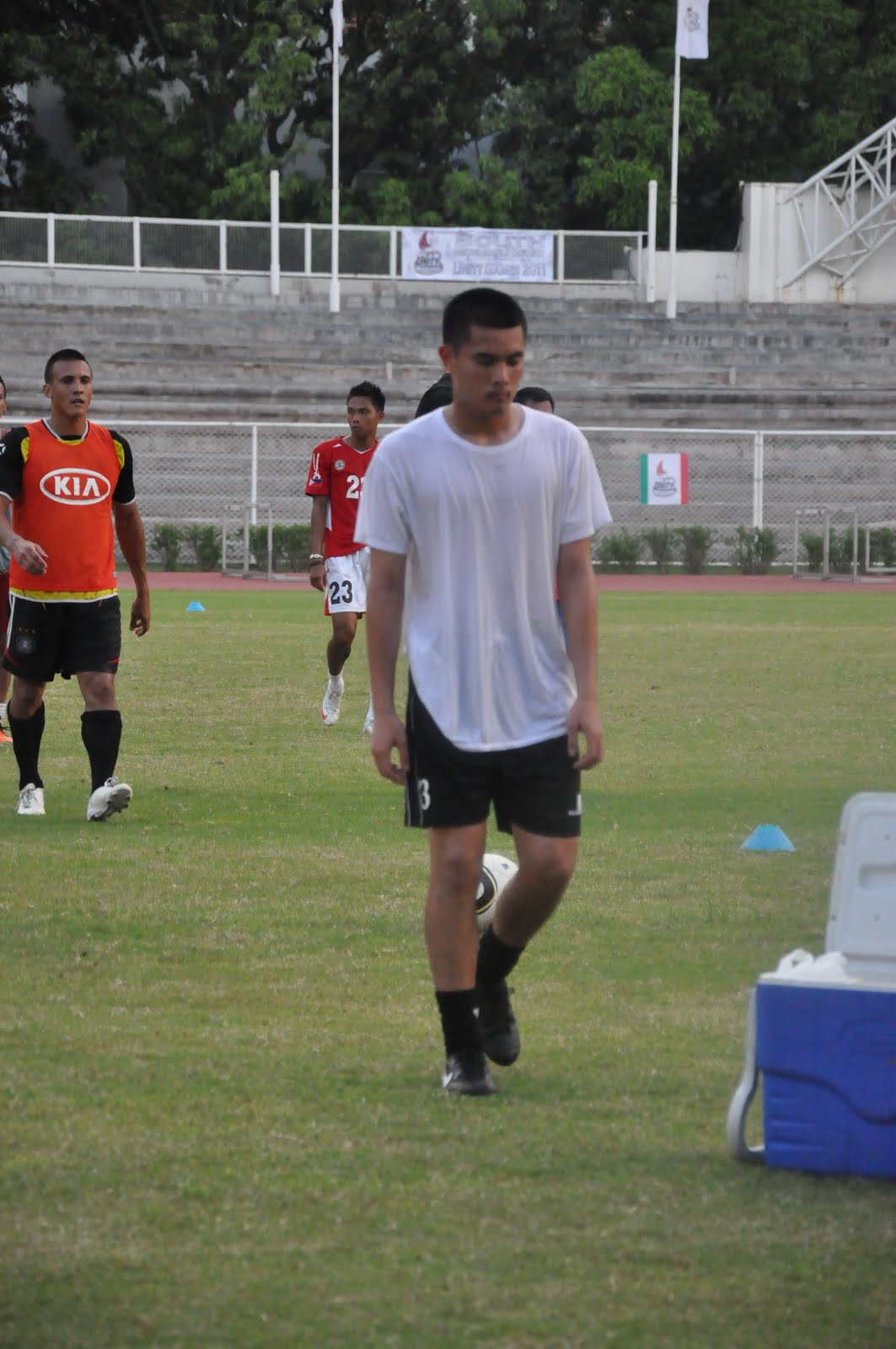 Azkaleros, LOUD and PROUD: Azkals training in Rizal Stadium