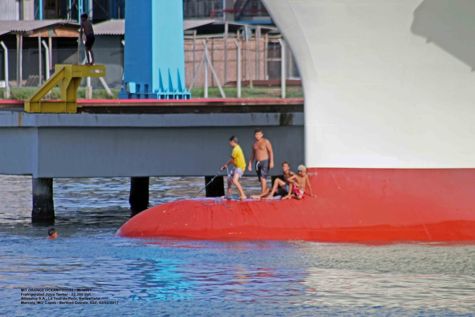 Santos Shiplovers: M/T Orange Ocean / D5DS2, Loading concentrated ...