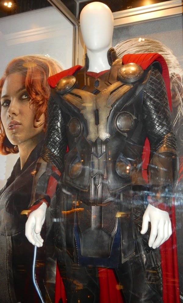 Hollywood Movie Costumes and Props: Avengers: Age of Ultron Thor and ...