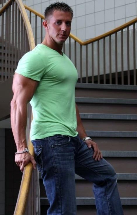 the beauty of male muscle: young & buff