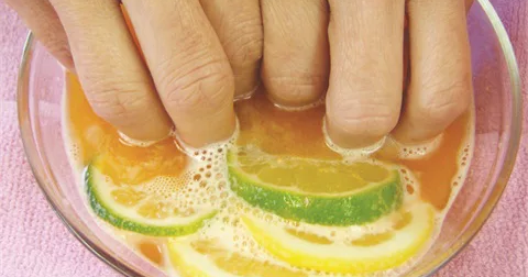 DIY NAIL SOAK FOR LONGER, STRONGER NAILS - TOP 5 DIY