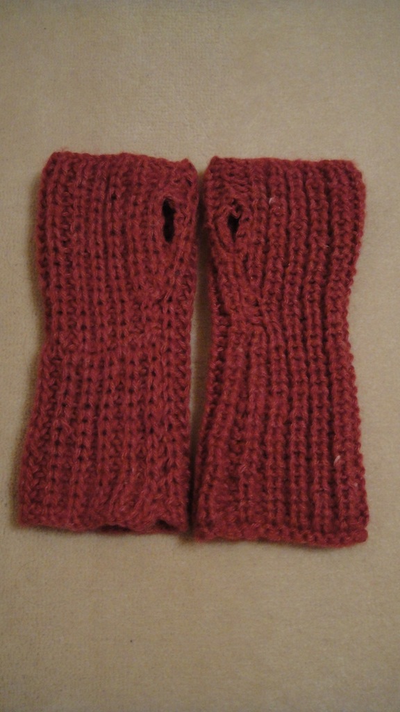 LittleMsBusy: Patons Soft HazeFingerless Gloves and Pom Pom Beanie