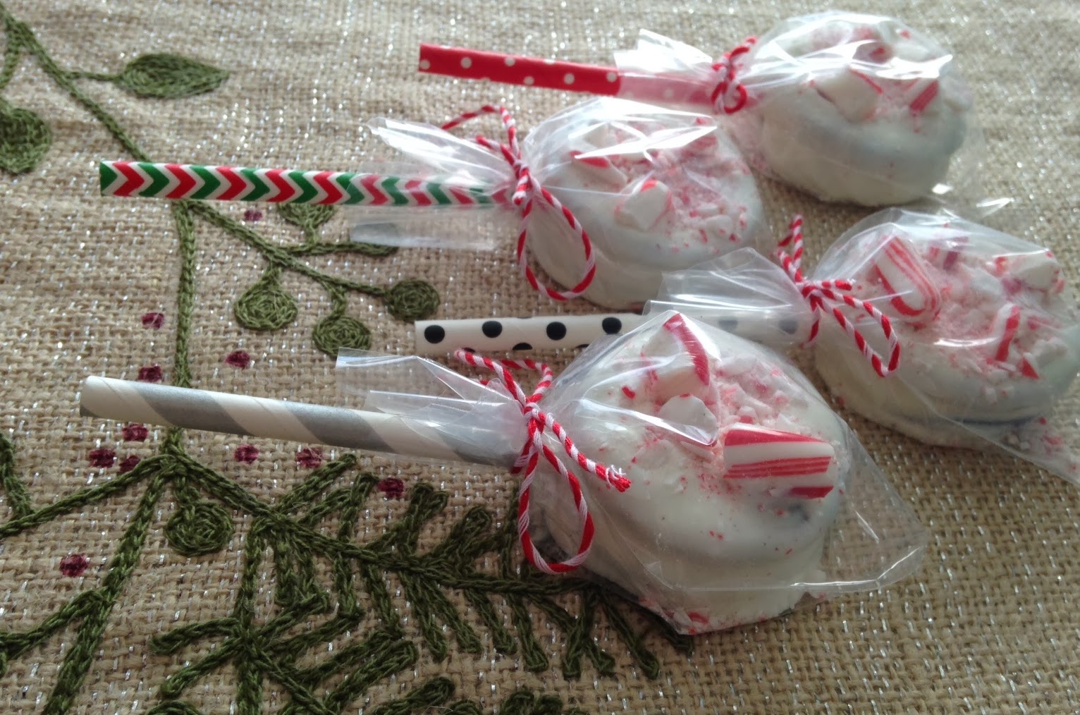 Breezy Days: How to: Make Festive Oreo Pops