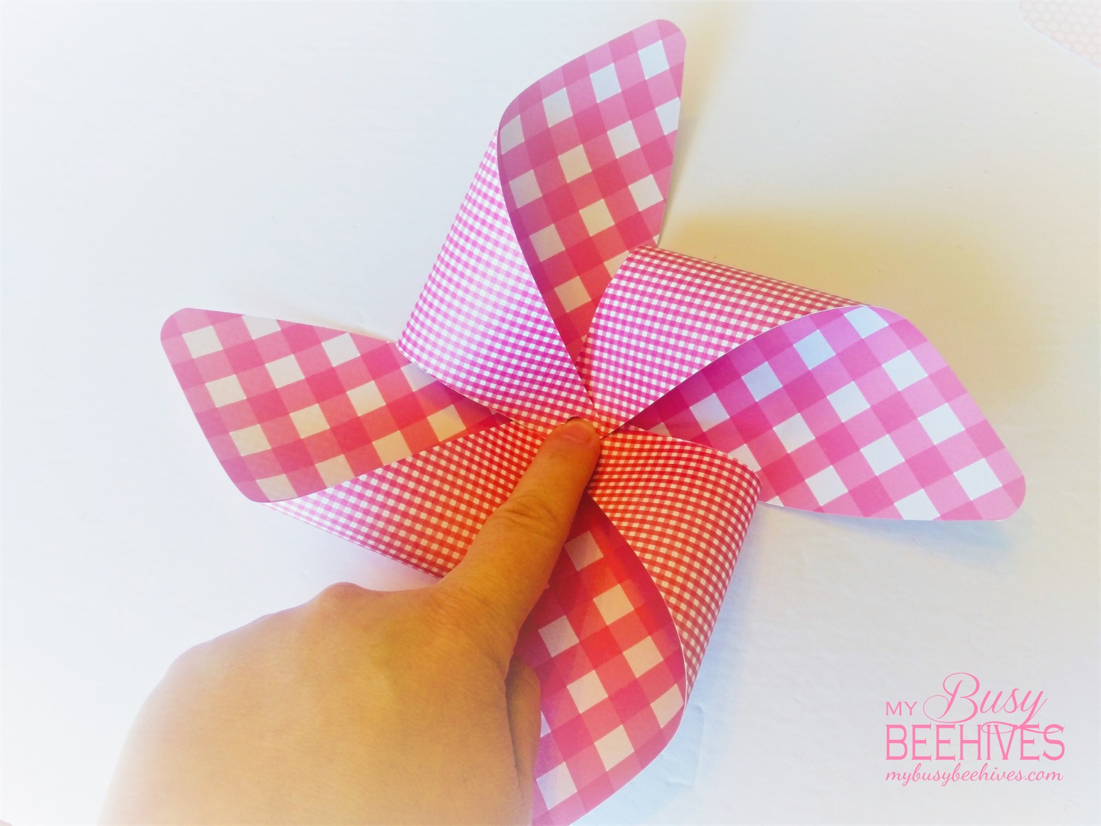 My Busy Beehives...: Pretty in Pink Pinwheel Wreath