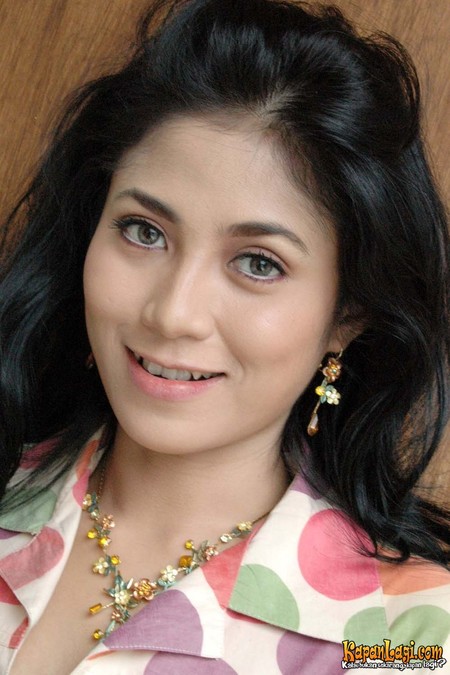 dhatz pe blog: Dewi Astri ...... Nice Pretty Sexy ......................!!!