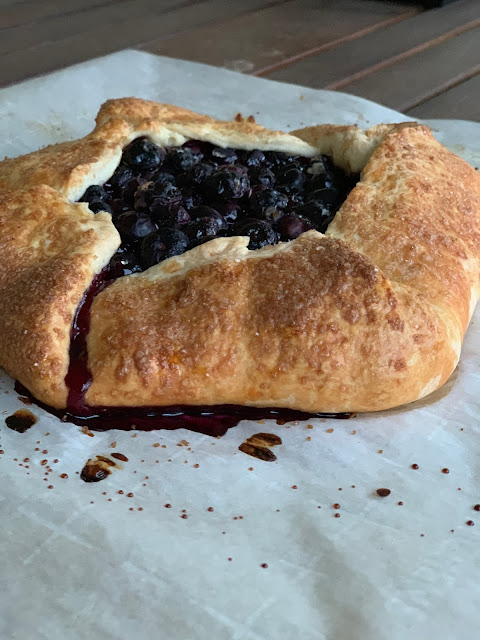 Out of the Right Brain: Blueberry Rustic Pie