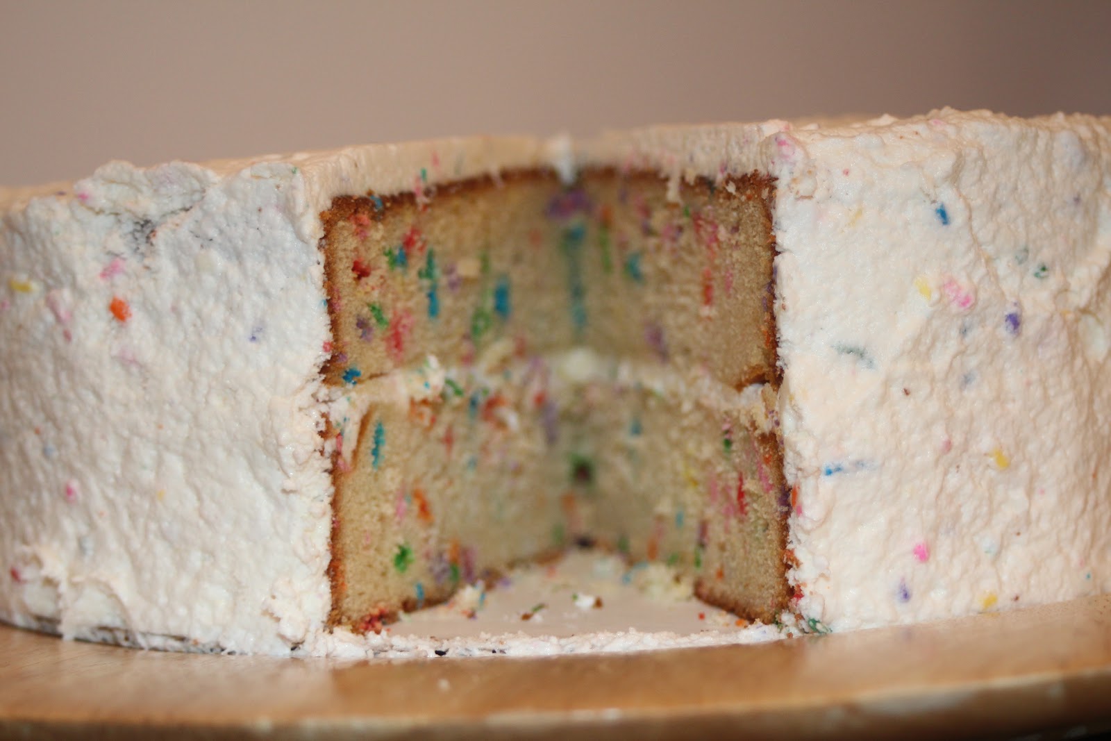 Julie Bakes: Funfetti cake with funfetti icing