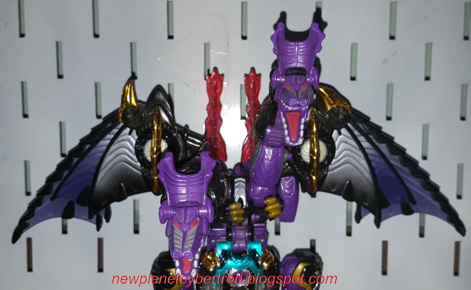 New Planet Cybertron: Transformers Review: Gigatron (Car Robots)