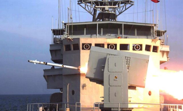FL-3000N / HHQ-10 Missile CIWS Air Defense System maneuvers at 20G ...