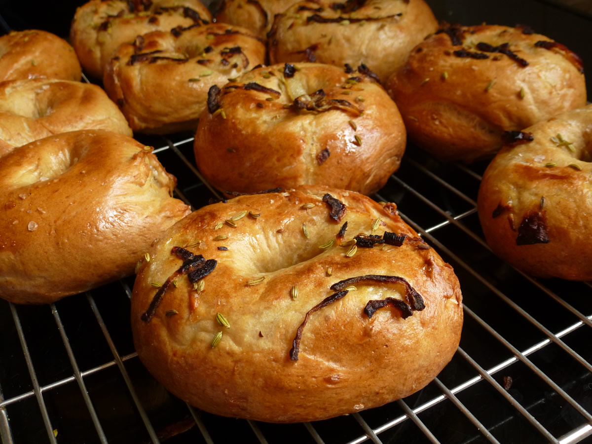 SiliconeMoulds.com Blog: Onion, Garlic and Fennel Sourdough Bagels