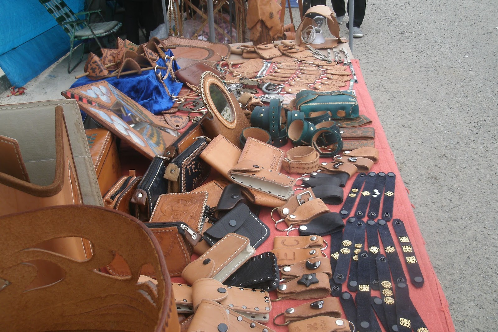 ARTESANIA URUGUAYA: Tenemos y confeccionamos artesanías en cuero