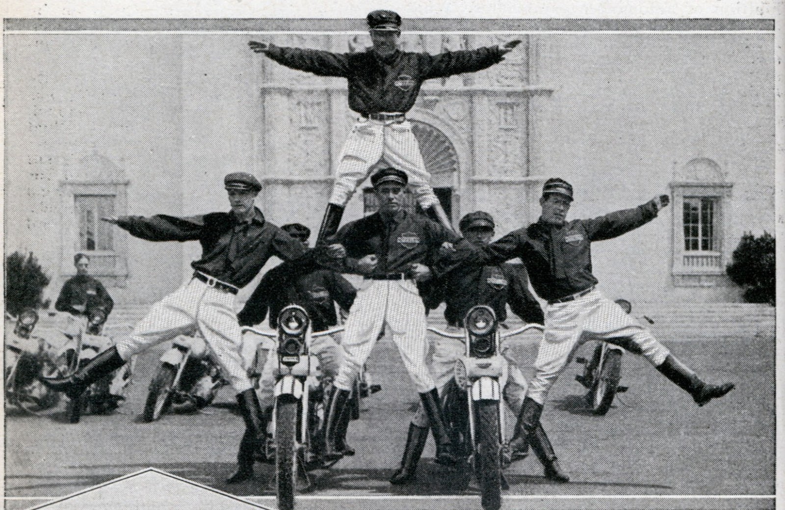 GeekBobber: Motorcycle Cossacks