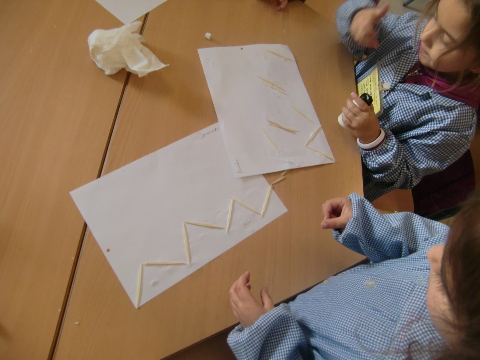 Profe Rafa de Infantil: Estamos aprendiendo a hacer lineas quebradas