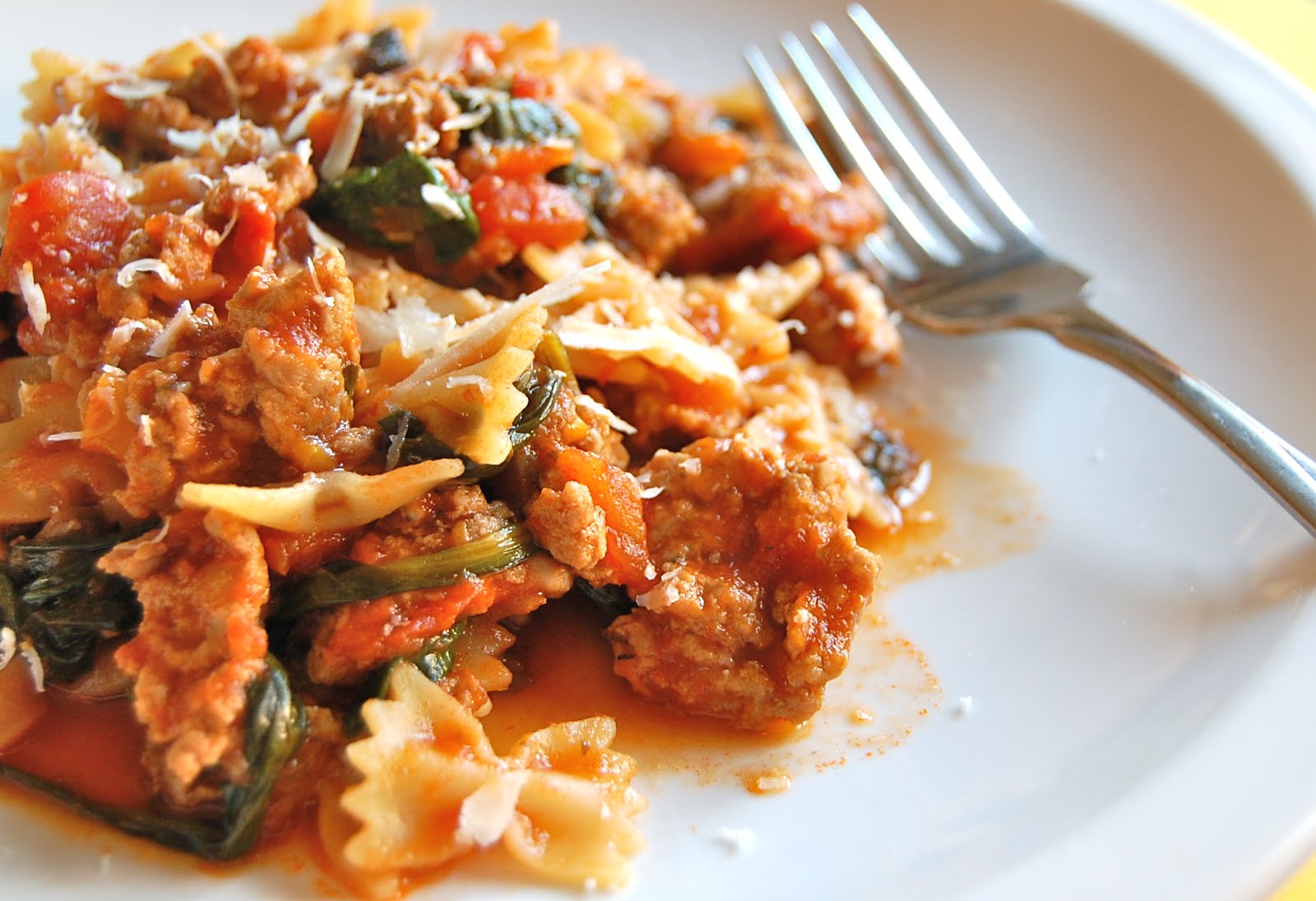 Chef Mommy: Whole Grain Pasta with Turkey and Spinach Ragu