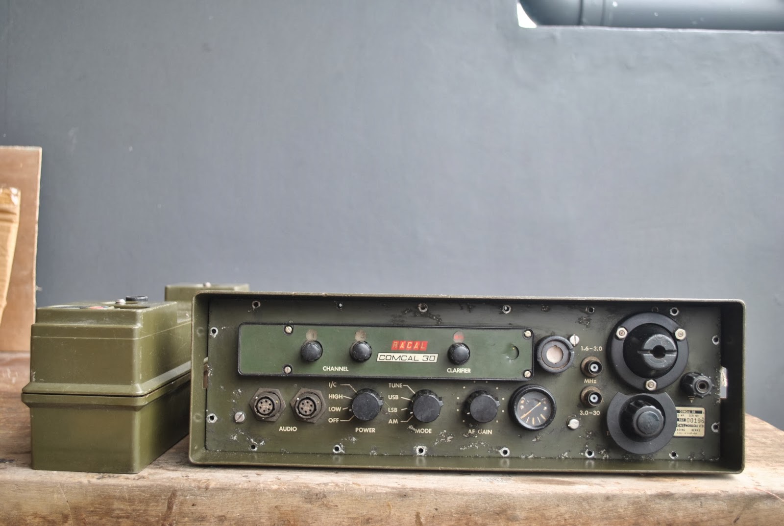 RESTORASI ELECTRONIC TUBES: 3 UNIT MILITARY RADIO TRANSCEIVER RACAL ...