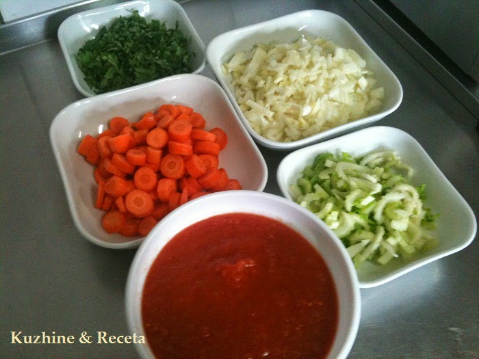 Kuzhine - Receta: Fasule pllaqi ne tave