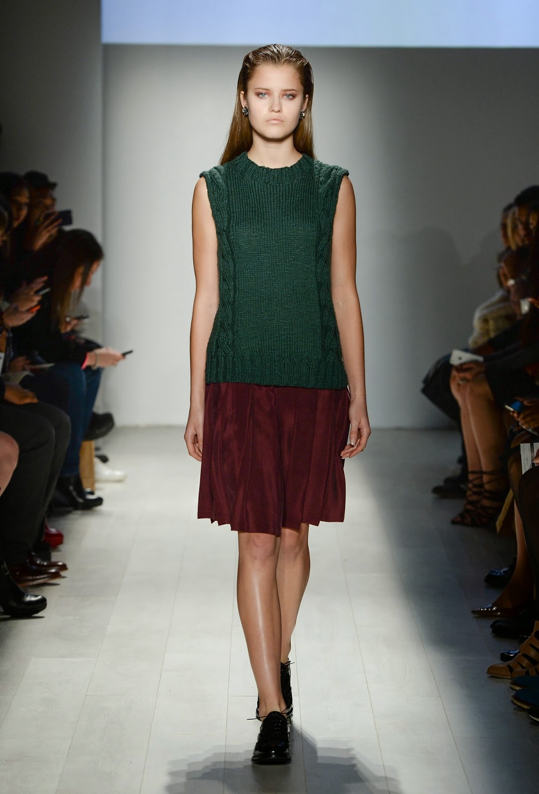 mode models blog: Nicole, Courtney and Hannah walk Malorie Urbanovitch ...